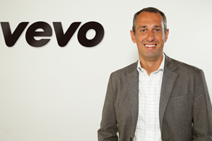 Maurício Jacob vai para a Vevo no Brasil