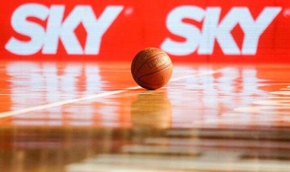 Sky retorna ao vôlei e ao basquete