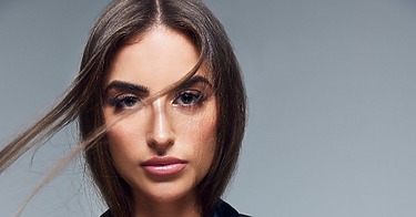 Mulher, mãe e CEO: os desafios de Clara Mendes na cena do rap