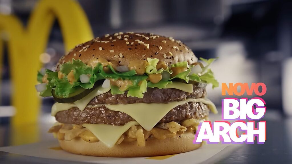 McDonald's aposta em Big Arch, o maior sanduíche de seu ca