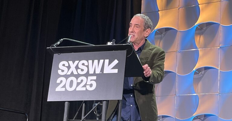 Douglas Rushkoff faz apelo pela volta do "weird" no d